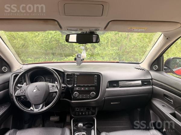 Sarkans Mitsubishi Outlander 2017 Rīga, ar dzinēja tilpumu 2.00 L un nobraukumu 214 tūkst. km par 11700 €, foto 8 vietnē AUTOMOTO.COM.LV