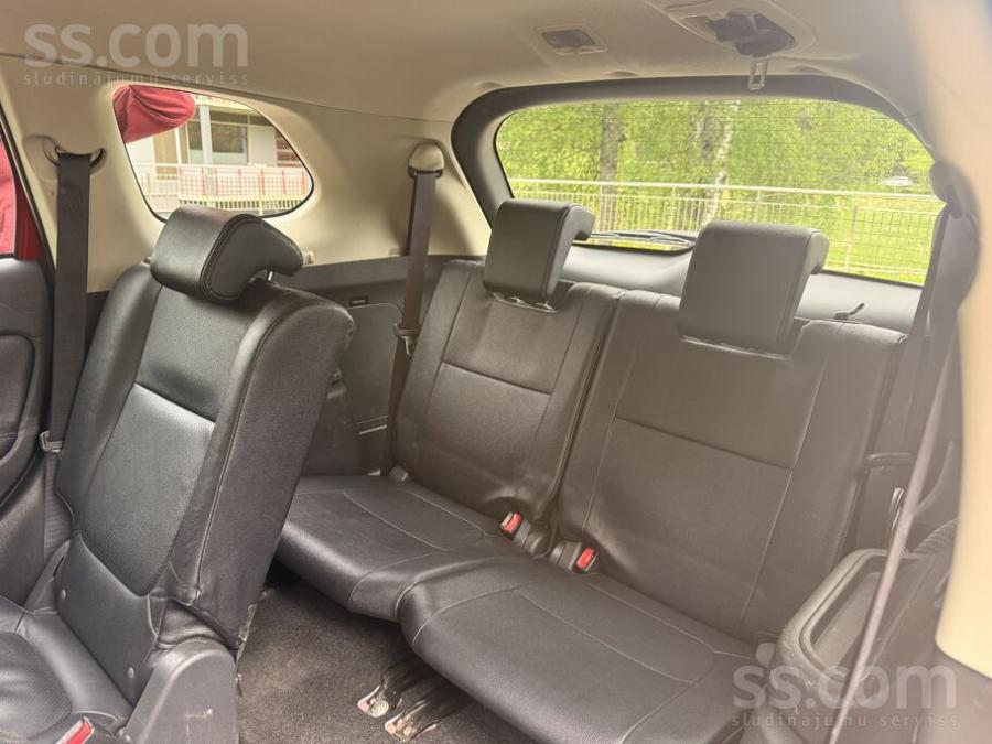 Red Mitsubishi Outlander 2017 in Riga, with an engine capacity of 2.00 L and mileage of 214 thousand km for 11700 €, photo 16 on AUTOMOTO.COM.LV