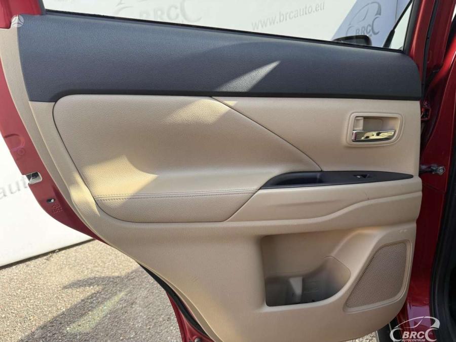 Sarkans Mitsubishi Outlander 2017 Klaipėda, ar dzinēja tilpumu 2.00 L un nobraukumu 250 tūkst. km par 9900 €, foto 16 vietnē AUTOMOTO.COM.LV