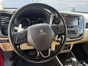 Sarkans Mitsubishi Outlander 2017 Klaipėda, ar dzinēja tilpumu 2.00 L un nobraukumu 250 tūkst. km par 9900 €, foto 25 vietnē AUTOMOTO.COM.LV
