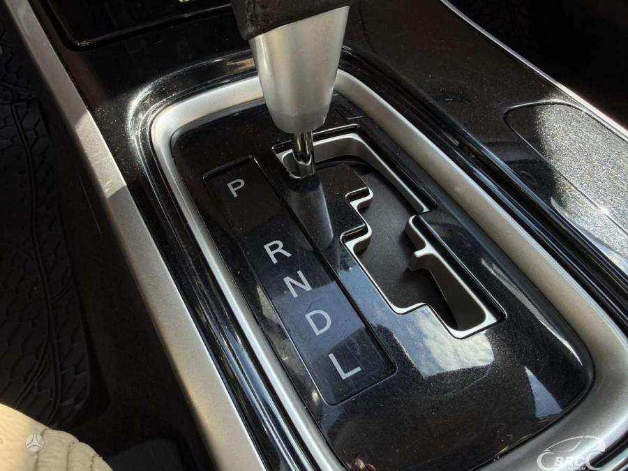Sarkans Mitsubishi Outlander 2017 Klaipėda, ar dzinēja tilpumu 2.00 L un nobraukumu 250 tūkst. km par 9900 €, foto 30 vietnē AUTOMOTO.COM.LV