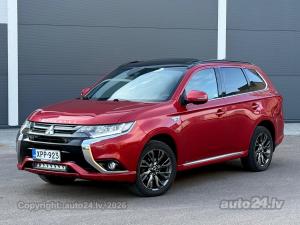 Sarkans Mitsubishi Outlander 2017 Tallina, ar dzinēja tilpumu 2.40 L un nobraukumu 211 tūkst. km par 9990 €, foto  vietnē AUTOMOTO.COM.LV