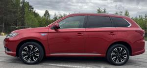 Red Mitsubishi Outlander 2018 in Vilnius, with an engine capacity of 2.00 L and mileage of 54 thousand km for 17399 €, photo 2 on AUTOMOTO.COM.LV