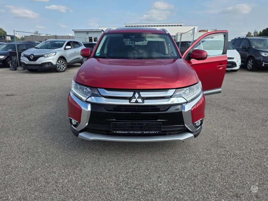 Sarkans Mitsubishi Outlander 2018 Marijampole, ar dzinēja tilpumu 2.27 L un nobraukumu 214 tūkst. km par 12250 €, foto 3 vietnē AUTOMOTO.COM.LV