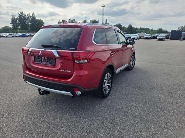 Sarkans Mitsubishi Outlander 2018 Marijampole, ar dzinēja tilpumu 2.27 L un nobraukumu 214 tūkst. km par 12250 €, foto 4 vietnē AUTOMOTO.COM.LV
