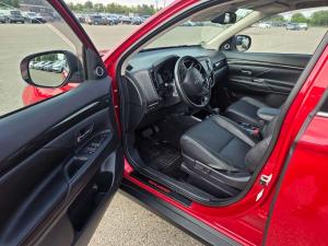 Sarkans Mitsubishi Outlander 2018 Marijampole, ar dzinēja tilpumu 2.27 L un nobraukumu 214 tūkst. km par 12250 €, foto 9 vietnē AUTOMOTO.COM.LV