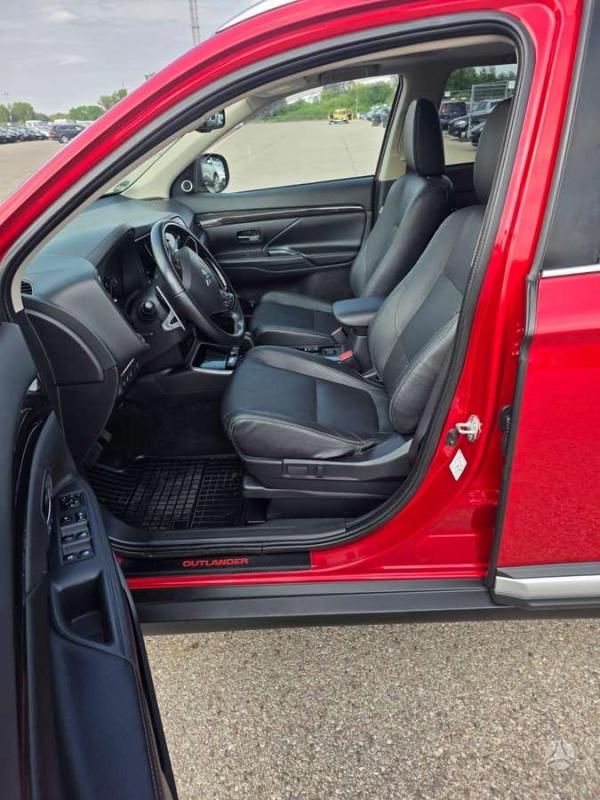 Sarkans Mitsubishi Outlander 2018 Marijampole, ar dzinēja tilpumu 2.27 L un nobraukumu 214 tūkst. km par 12250 €, foto 9 vietnē AUTOMOTO.COM.LV