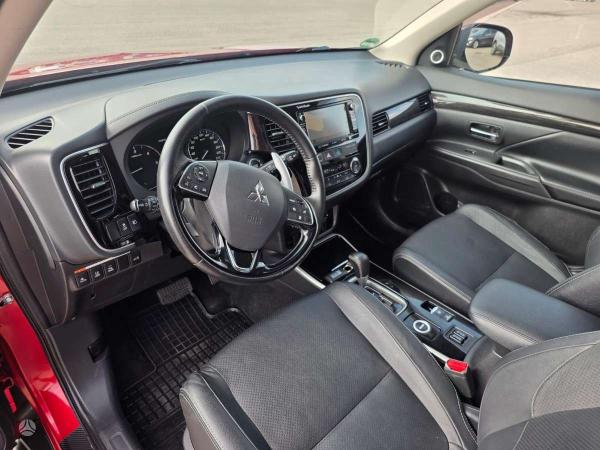 Sarkans Mitsubishi Outlander 2018 Marijampole, ar dzinēja tilpumu 2.27 L un nobraukumu 214 tūkst. km par 12250 €, foto 10 vietnē AUTOMOTO.COM.LV