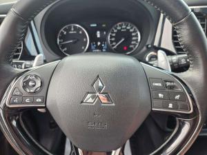 Sarkans Mitsubishi Outlander 2018 Marijampole, ar dzinēja tilpumu 2.27 L un nobraukumu 214 tūkst. km par 12250 €, foto 12 vietnē AUTOMOTO.COM.LV