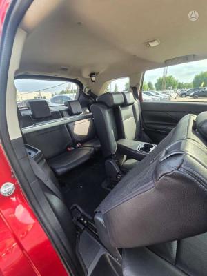 Sarkans Mitsubishi Outlander 2018 Marijampole, ar dzinēja tilpumu 2.27 L un nobraukumu 214 tūkst. km par 12250 €, foto 26 vietnē AUTOMOTO.COM.LV