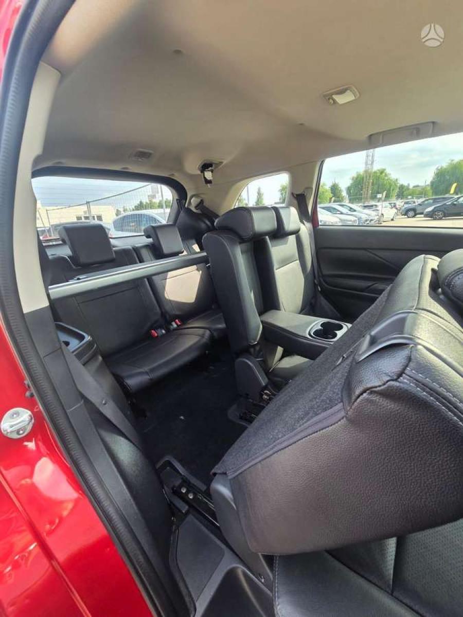 Sarkans Mitsubishi Outlander 2018 Marijampole, ar dzinēja tilpumu 2.27 L un nobraukumu 214 tūkst. km par 12250 €, foto 26 vietnē AUTOMOTO.COM.LV