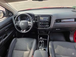 Sarkans Mitsubishi Outlander 2018 Marijampole, ar dzinēja tilpumu 2.27 L un nobraukumu 214 tūkst. km par 12250 €, foto 27 vietnē AUTOMOTO.COM.LV