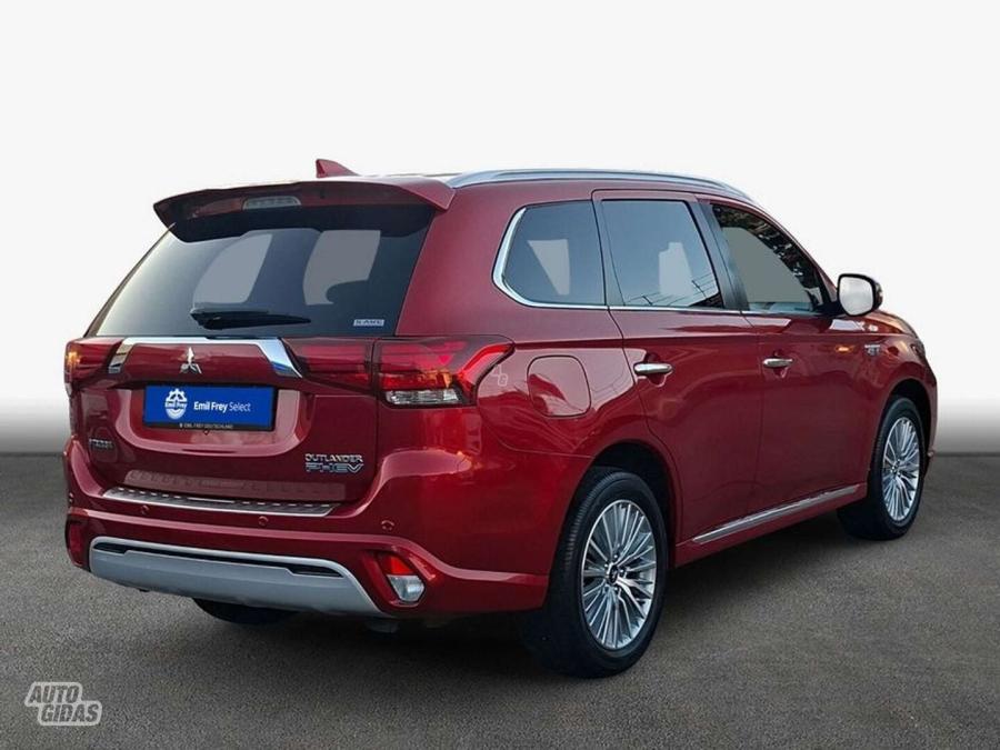Sarkans Mitsubishi Outlander 2019 Kauņa, ar dzinēja tilpumu 2.40 L un nobraukumu 33 tūkst. km par 25943 €, foto 2 vietnē AUTOMOTO.COM.LV