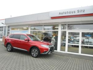 Red Mitsubishi Outlander 2019 in Kaunas, with an engine capacity of 2.00 L and mileage of 69 thousand km for 22724 €, photo  on AUTOMOTO.COM.LV