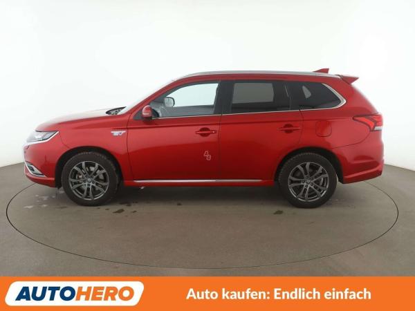 Red Mitsubishi Outlander 2019 in Kaunas, with an engine capacity of 2.40 L and mileage of 92 thousand km for 22400 €, photo 3 on AUTOMOTO.COM.LV