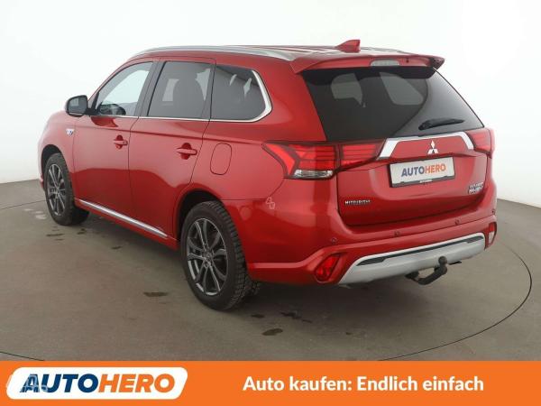 Red Mitsubishi Outlander 2019 in Kaunas, with an engine capacity of 2.40 L and mileage of 92 thousand km for 22400 €, photo 4 on AUTOMOTO.COM.LV