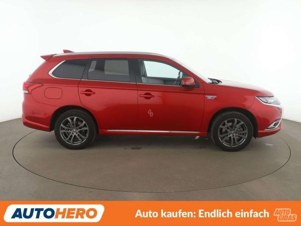 Red Mitsubishi Outlander 2019 in Kaunas, with an engine capacity of 2.40 L and mileage of 92 thousand km for 22400 €, photo 7 on AUTOMOTO.COM.LV