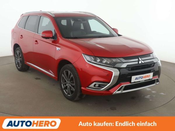 Red Mitsubishi Outlander 2019 in Kaunas, with an engine capacity of 2.40 L and mileage of 92 thousand km for 22400 €, photo 8 on AUTOMOTO.COM.LV