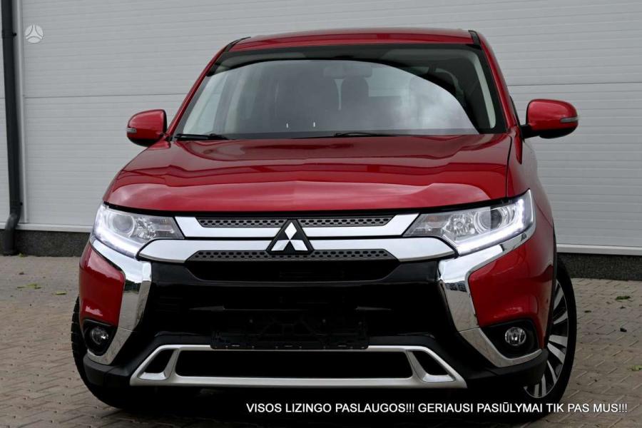 Red Mitsubishi Outlander 2019 in Kretinga, with an engine capacity of 2.36 L and mileage of 111 thousand km for 11099 €, photo 3 on AUTOMOTO.COM.LV
