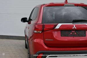 Red Mitsubishi Outlander 2019 in Kretinga, with an engine capacity of 2.36 L and mileage of 111 thousand km for 11099 €, photo 12 on AUTOMOTO.COM.LV