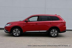 Red Mitsubishi Outlander 2019 in Kretinga, with an engine capacity of 2.36 L and mileage of 111 thousand km for 11099 €, photo 15 on AUTOMOTO.COM.LV