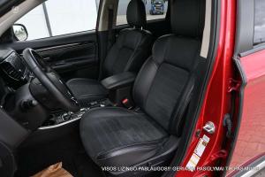 Red Mitsubishi Outlander 2019 in Kretinga, with an engine capacity of 2.36 L and mileage of 111 thousand km for 11099 €, photo 22 on AUTOMOTO.COM.LV