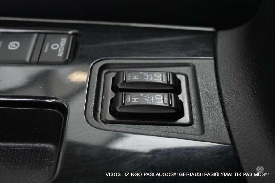 Red Mitsubishi Outlander 2019 in Kretinga, with an engine capacity of 2.36 L and mileage of 111 thousand km for 11099 €, photo 26 on AUTOMOTO.COM.LV