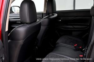 Red Mitsubishi Outlander 2019 in Kretinga, with an engine capacity of 2.36 L and mileage of 111 thousand km for 11099 €, photo 27 on AUTOMOTO.COM.LV