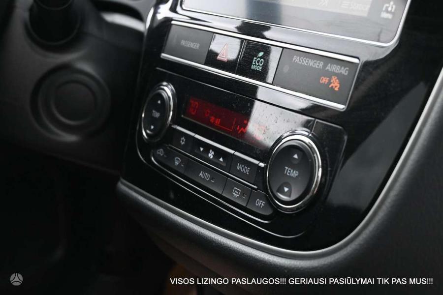 Red Mitsubishi Outlander 2019 in Kretinga, with an engine capacity of 2.36 L and mileage of 111 thousand km for 11099 €, photo 29 on AUTOMOTO.COM.LV