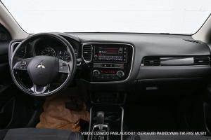 Red Mitsubishi Outlander 2019 in Kretinga, with an engine capacity of 2.36 L and mileage of 111 thousand km for 11099 €, photo 30 on AUTOMOTO.COM.LV