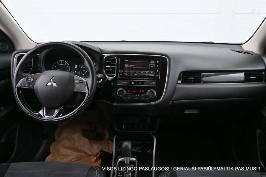 Red Mitsubishi Outlander 2019 in Kretinga, with an engine capacity of 2.36 L and mileage of 111 thousand km for 11099 €, photo 30 on AUTOMOTO.COM.LV