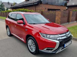 Red Mitsubishi Outlander 2019 in Vilnius, with an engine capacity of 2.36 L and mileage of 98 thousand km for 17500 €, photo 8 on AUTOMOTO.COM.LV