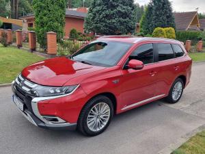 Red Mitsubishi Outlander 2019 in Vilnius, with an engine capacity of 2.36 L and mileage of 98 thousand km for 17500 €, photo 9 on AUTOMOTO.COM.LV