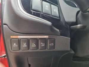 Red Mitsubishi Outlander 2019 in Vilnius, with an engine capacity of 2.36 L and mileage of 98 thousand km for 17500 €, photo 17 on AUTOMOTO.COM.LV