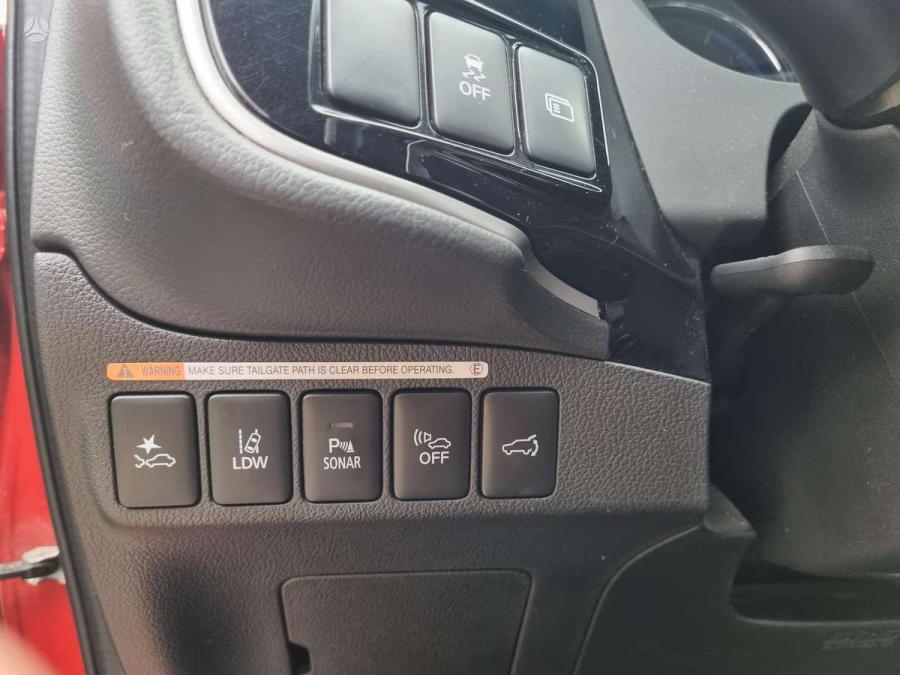 Red Mitsubishi Outlander 2019 in Vilnius, with an engine capacity of 2.36 L and mileage of 98 thousand km for 17500 €, photo 17 on AUTOMOTO.COM.LV
