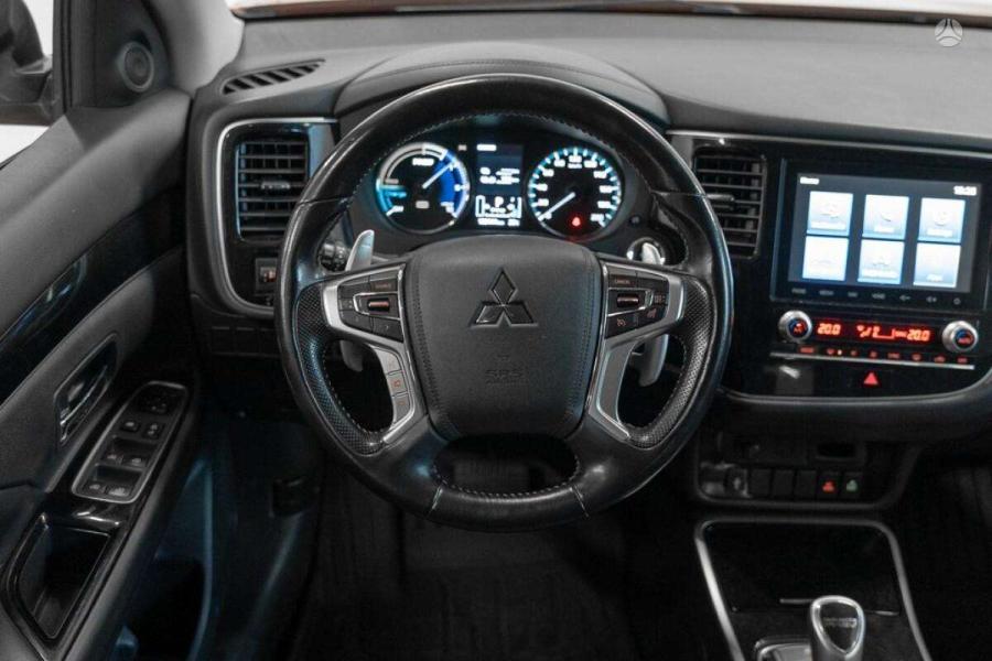 Sarkans Mitsubishi Outlander 2019 Viļņa, ar dzinēja tilpumu 2.40 L un nobraukumu 100 tūkst. km par 17900 €, foto 10 vietnē AUTOMOTO.COM.LV