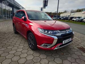 Sarkans Mitsubishi Outlander 2020 Kauņa, ar dzinēja tilpumu 2.40 L un nobraukumu 54 tūkst. km par 25480 €, foto  vietnē AUTOMOTO.COM.LV