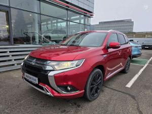 Sarkans Mitsubishi Outlander 2020 Viļņa, ar dzinēja tilpumu 2.36 L un nobraukumu 98 tūkst. km par 18850 €, foto  vietnē AUTOMOTO.COM.LV
