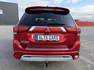 Red Mitsubishi Outlander 2020 in Vilnius, with an engine capacity of 2.36 L and mileage of 38 thousand km for 19999 €, photo 7 on AUTOMOTO.COM.LV