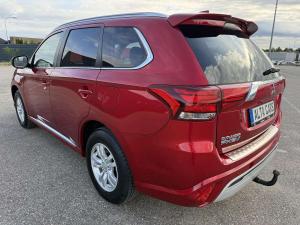 Red Mitsubishi Outlander 2020 in Vilnius, with an engine capacity of 2.36 L and mileage of 38 thousand km for 19999 €, photo 8 on AUTOMOTO.COM.LV