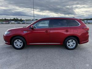 Red Mitsubishi Outlander 2020 in Vilnius, with an engine capacity of 2.36 L and mileage of 38 thousand km for 19999 €, photo 9 on AUTOMOTO.COM.LV