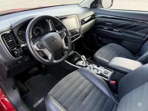 Red Mitsubishi Outlander 2020 in Vilnius, with an engine capacity of 2.36 L and mileage of 38 thousand km for 19999 €, photo 10 on AUTOMOTO.COM.LV
