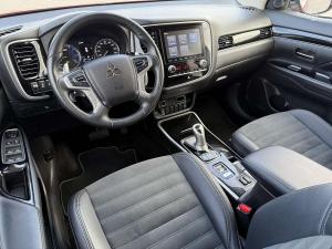 Red Mitsubishi Outlander 2020 in Vilnius, with an engine capacity of 2.36 L and mileage of 38 thousand km for 19999 €, photo 11 on AUTOMOTO.COM.LV
