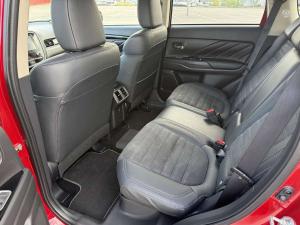 Red Mitsubishi Outlander 2020 in Vilnius, with an engine capacity of 2.36 L and mileage of 38 thousand km for 19999 €, photo 19 on AUTOMOTO.COM.LV