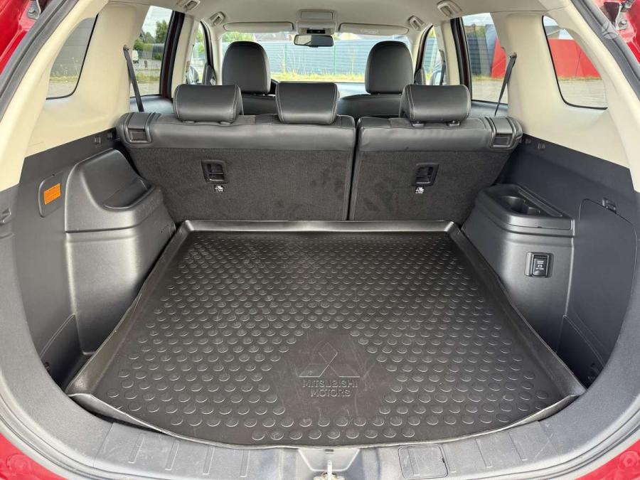 Red Mitsubishi Outlander 2020 in Vilnius, with an engine capacity of 2.36 L and mileage of 38 thousand km for 19999 €, photo 21 on AUTOMOTO.COM.LV