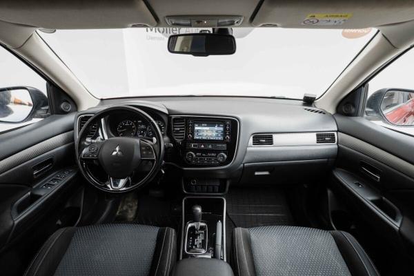 Sarkans Mitsubishi Outlander 2017 Peetri, ar dzinēja tilpumu 2.00 L un nobraukumu 168 tūkst. km par 15200 €, foto 7 vietnē AUTOMOTO.COM.LV