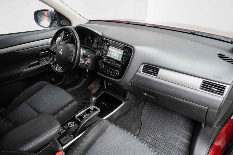 Sarkans Mitsubishi Outlander 2017 Peetri, ar dzinēja tilpumu 2.00 L un nobraukumu 168 tūkst. km par 15200 €, foto 11 vietnē AUTOMOTO.COM.LV