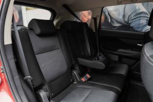 Sarkans Mitsubishi Outlander 2017 Peetri, ar dzinēja tilpumu 2.00 L un nobraukumu 168 tūkst. km par 15200 €, foto 12 vietnē AUTOMOTO.COM.LV