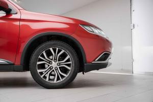 Sarkans Mitsubishi Outlander 2017 Peetri, ar dzinēja tilpumu 2.00 L un nobraukumu 168 tūkst. km par 15200 €, foto 15 vietnē AUTOMOTO.COM.LV