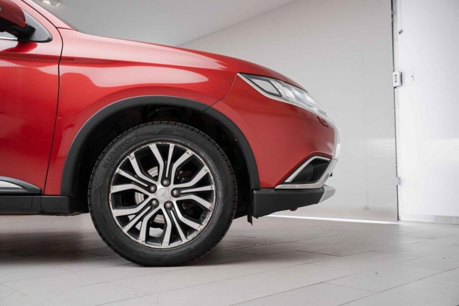 Sarkans Mitsubishi Outlander 2017 Peetri, ar dzinēja tilpumu 2.00 L un nobraukumu 168 tūkst. km par 15200 €, foto 15 vietnē AUTOMOTO.COM.LV